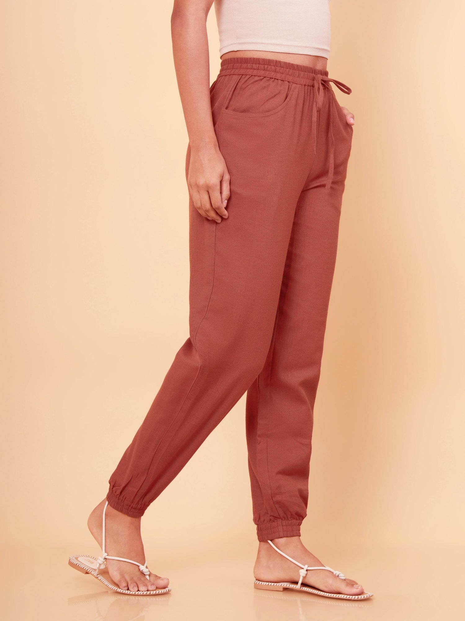 Astrid Jogger | Solid Rust Color Jogger | Untung